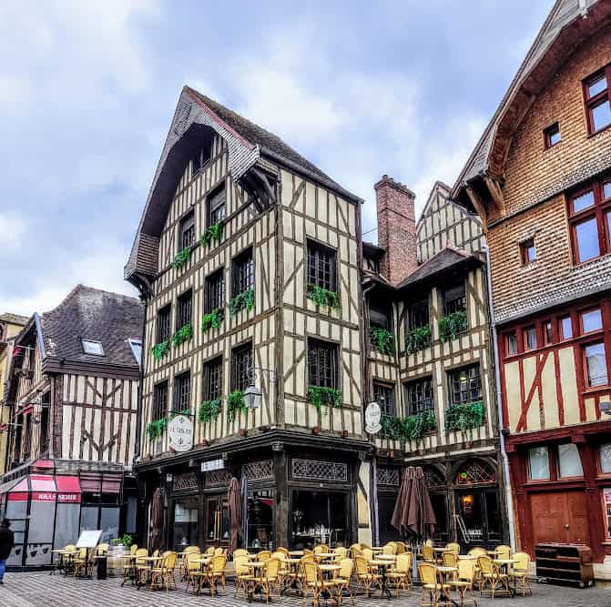 Troyes en Champagne, Cité du Vitrail. – Dico du patrimoine